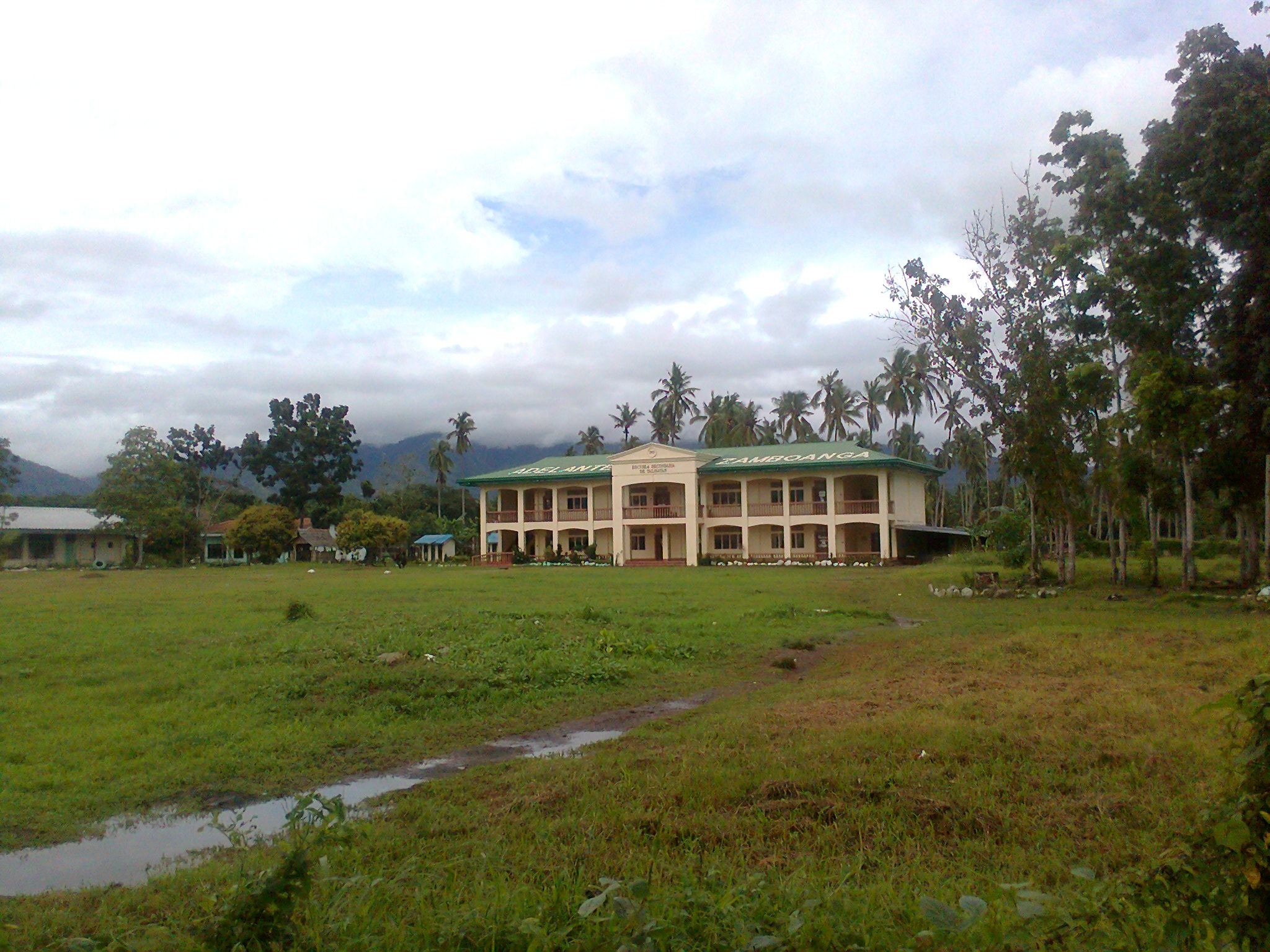 File:Talisayan national high school zamboanga city 1.jpg - Philippines