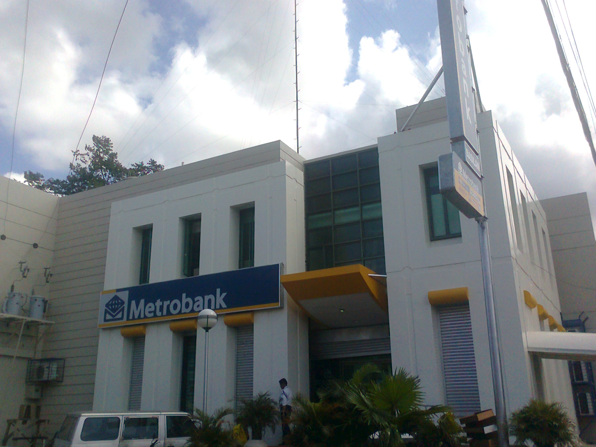 File:Metrobank of port area isabela city basilan.jpg - Philippines