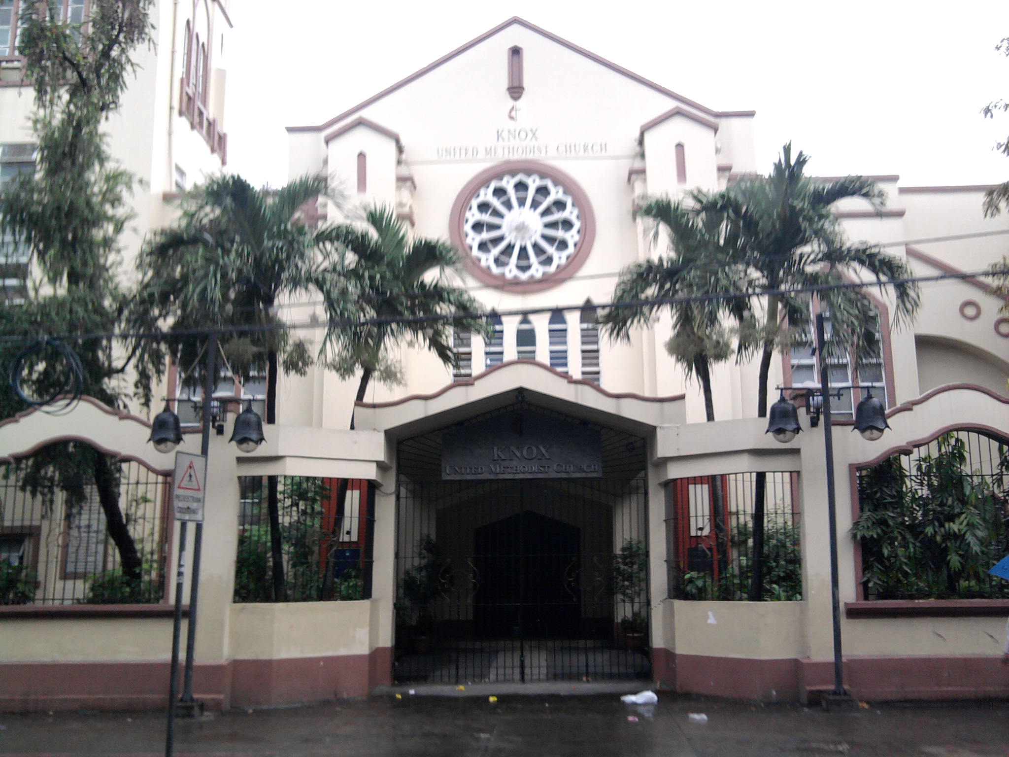 File:Knox United Methodist Church , Sta. Cruz, Manila.jpg - Philippines