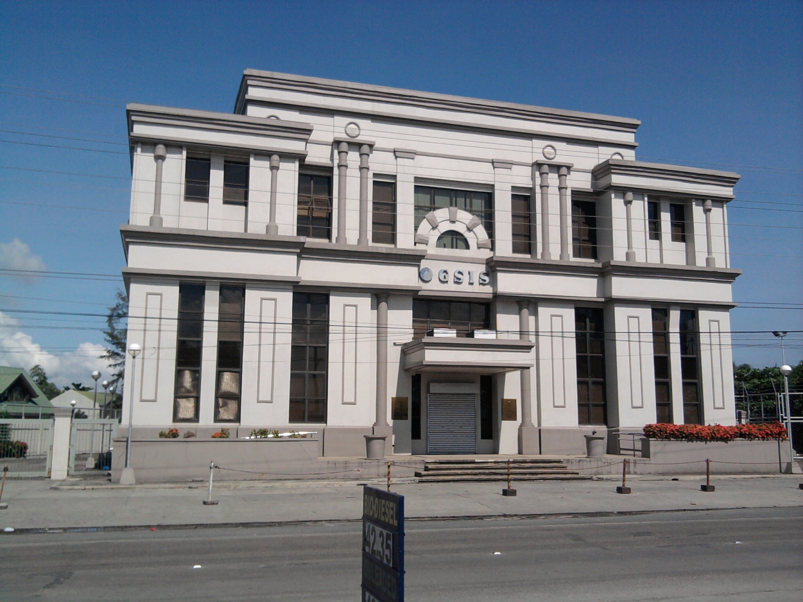File:GSIS BLDG. San Ramon,Dinalupihan, Bataan.jpg - Philippines