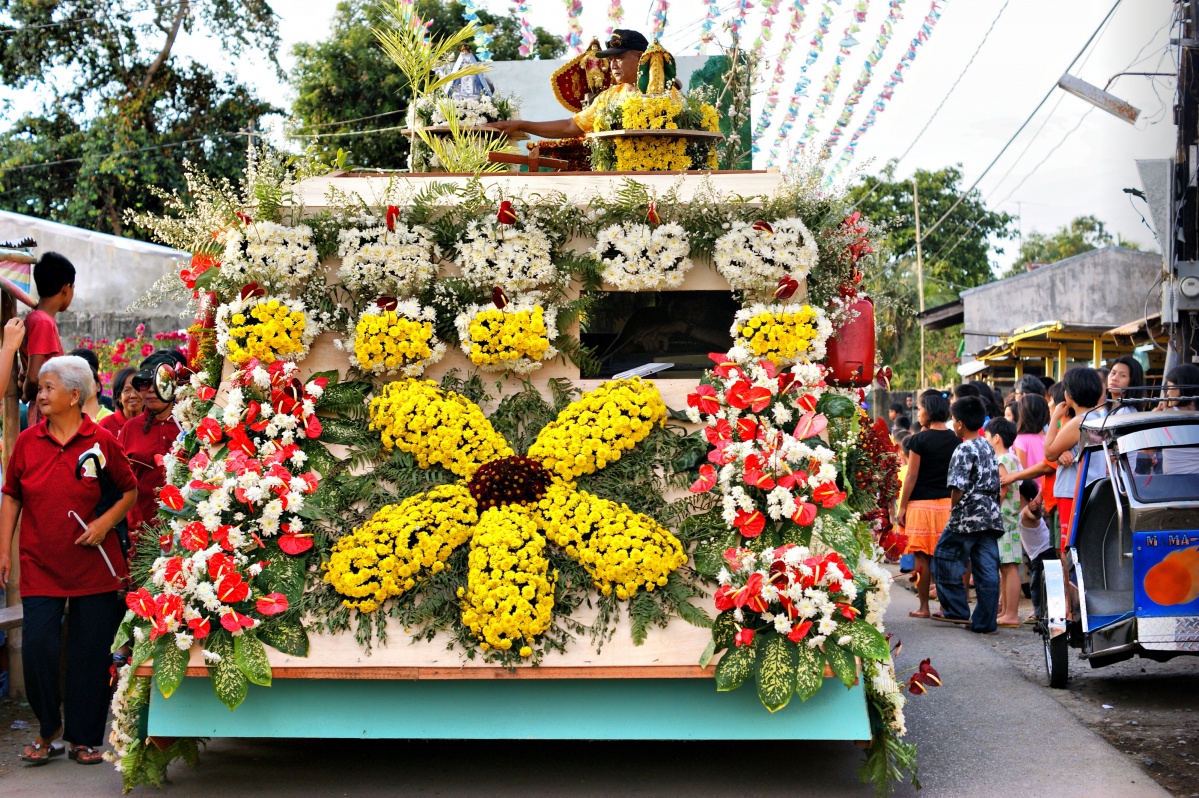 File:Fiesta Parade Float of Sto. Nino de Cebu.JPG - Philippines